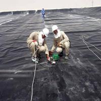 China Contemporary Design Fish Farming Tanks 0.5mm HDPE Geomembrane with Width 2m-8m for sale