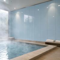 China 600mm Wide High Gloss Ice Blue PVC Wall Panel for Indoor Pool and Spa Hydrotherapy Hall for sale