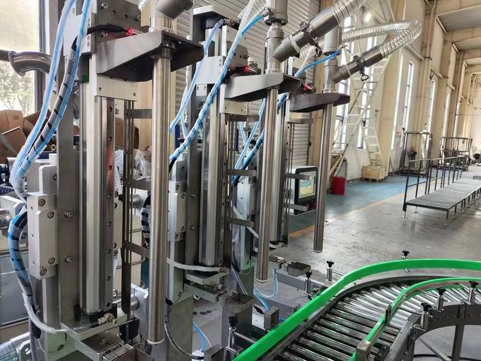 PLC Controlled Automatic Liquid Packaging Machine Automatic Filling Machine For Liquid 5L Barrel 0