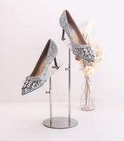 China Two Heads Shoes Display Stands Mirror Silver Shoe Display Shelf For Men Women for sale