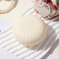 China 165g Perfume Bath Soap Berry / Gardenia Moisturizing Bar Soaps for sale
