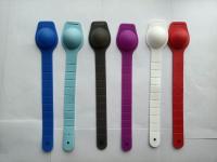 China BPA Free Silicone Hand Sanitizer Wristband 15ml Reusable Dispenser Bracelet for sale