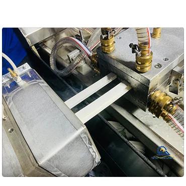 China Double Screw PVC Baseboard Making Machine 42 Rpm 80-120kg/Hr for sale