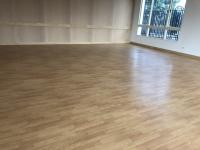 China 6mm PVC Sport Flooring Wooden Grain Pattern Dancing Room for sale