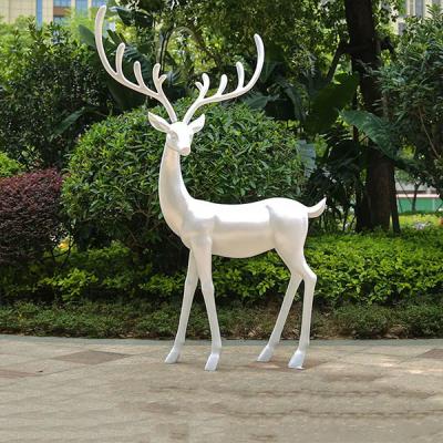 China House Garden Realistic Deer Sika Fiberglass Animal Sculptures Christmas Home Decoration for sale
