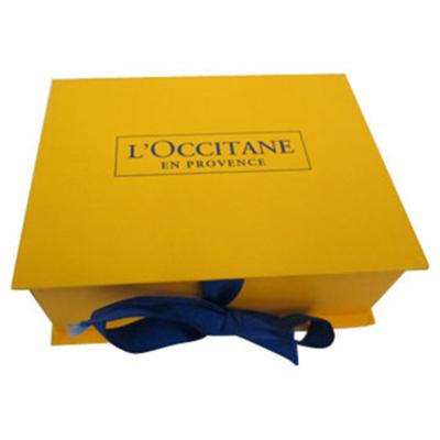 China Rigid Paper Luxury Clothing Packaging Boxes Matte Ribbion Collapsible for sale