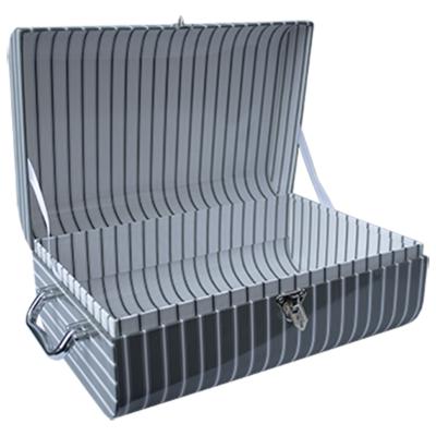 China Luxurious Apparel Packaging Box OEM ODM Custom Clothing Packaging Boxes for sale