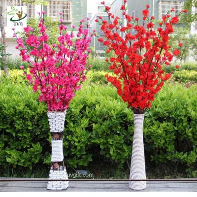 China Artificial Peach Blossom Branch Fabric Flower Wedding Decoration 90cm Tall for sale