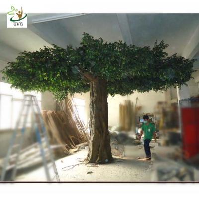 China UVG GRE039 5m Giant Artificial Banyan Tree Plastic Green Leaves Garden Landscaping for sale