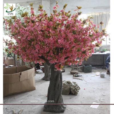 China UVG CHR061 2.5m Artificial Cherry Blossom Tree for Wedding Stage Decoration for sale