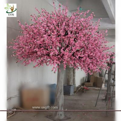 China UVG Decorative Pink Peach Blossom Faux Tree Fiberglass Trunk 1.8m Garden Decoration for sale