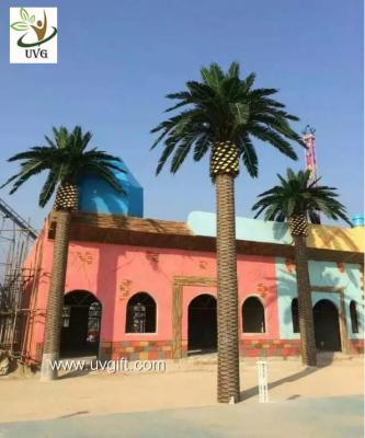 China UVG Large Glassfiber Artificial Palm Tree Outdoor Green Silk Leaves Water World Decoration PTR060 6m for sale
