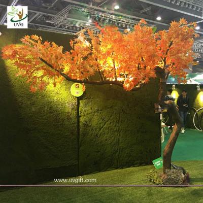 China UVG Artificial Maple Tree with Bent Fiberglass Trunk 6ft Indoor Decoration GRE072 for sale