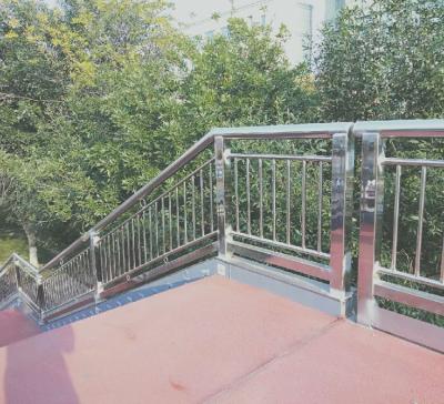 China 304 Stainless Steel Bridge Guardrail 1050mm Custom Tubular Handrail for Commercial Use for sale