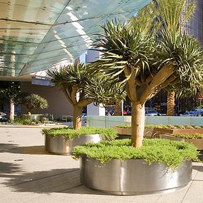 China Custom Stainless Steel Flowerpot High Durability Anticorrosion Indoor Outdoor 10pcs MOQ for sale