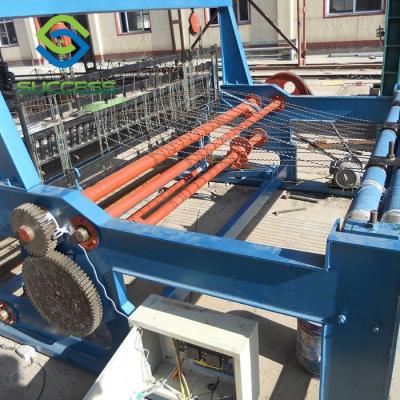 China Semi Automatic Hydraulic Durable Crimped Wire Mesh Machine For 4mm Outlet Wire 7.5kw Power for sale