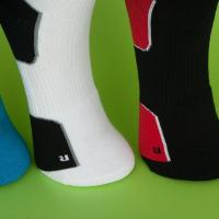 China Custom Black Ankle Socks 144 Needle Moisture Wicking Athletic Socks for Men for sale