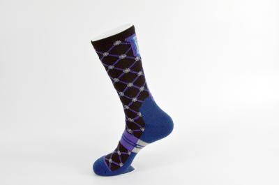 China Custom Elastane Coolmax Polyester Athletic Basketball Socks Anti-Bacterial 64% Nylon 20% Spandex for sale