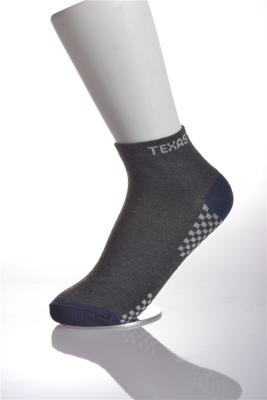 China Coolmax Polyester Moisture Wicking Running Socks No Show 70% Nylon 16% Elastane for sale
