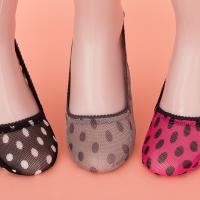 China Snagging Resistance Non Slip Invisible Socks No Show Liner Socks For Women Custom Size 76% Cotton for sale