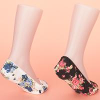 China Women Non Slip Invisible No Show Socks 76 Cotton 21 Nylon Anti Snagging for sale
