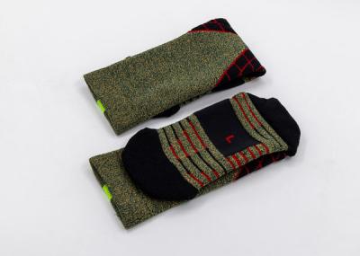 China Anti Perspiration Athletic Basketball Socks Polyester Non Slip Athletic Socks for sale