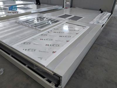 China 20ft 40ft Fold Out Container Homes , Prefab Container Homes For Construction Site for sale