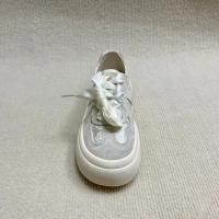China Women white classic and comfort sneaker with silk lace daily use for sale