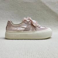 China Women pink classic and comfort sneaker with silk lace daily use for sale