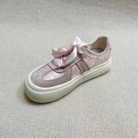 China Women pink classic and comfort sneaker with silk lace daily use for sale