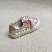 China Women pink classic and comfort sneaker with silk lace daily use for sale