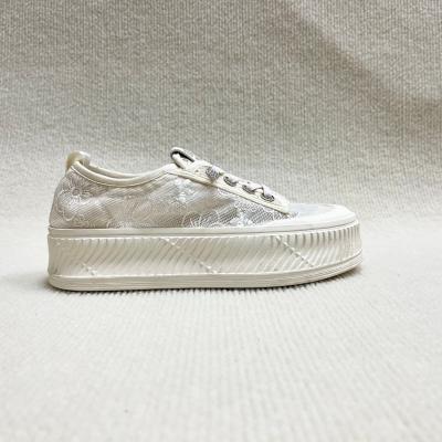 China Women casual fashion shoes with breathable meth surface and lace up for sale