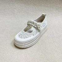 China Women fashion sport shoes with pearl on surface for causal use in summer OEM for sale