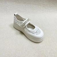 China Women fashion sport shoes with pearl on surface for causal use in summer OEM for sale