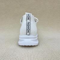 China Lightweight White Sneakers Women Antislip Soft Leather White Trainers for sale