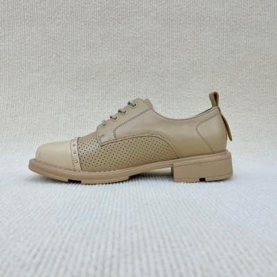 China New fashion and stylish athletic shoes for ladies for daily wear for sale