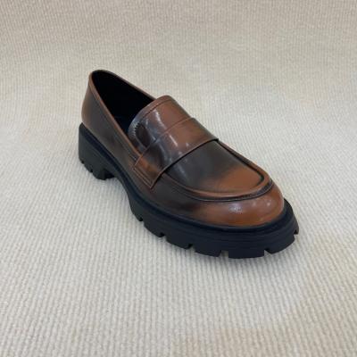 China Microfiber Brown Platform Loafers Women Casual Leather Platform Loafers for sale