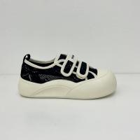 China PU Insole Breathable Walking Trainers With Round Toe For Spring for sale