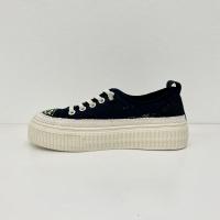 China Women casual sneakers with low top and pearls on simple life for sale