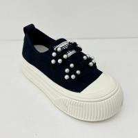 China Women Canvas Walking Shoes Pearls On Ladies Canvas Trainers for sale