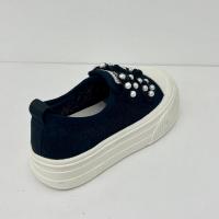 China Women Canvas Walking Shoes Pearls On Ladies Canvas Trainers for sale
