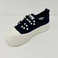 China Women Canvas Walking Shoes Pearls On Ladies Canvas Trainers for sale