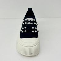 China Women Canvas Walking Shoes Pearls On Ladies Canvas Trainers for sale