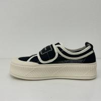 China OEM Black Canvas Trainers Womens Rubber Outsole Wide Fit Canvas Trainers for sale