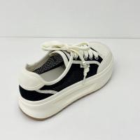 China Leisure Black And White Canvas Sneakers With Breathable Mesh Upper for sale