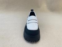 China Black White Thick Sole Loafers Womens British Style Thick Soled Leather Loafers for sale