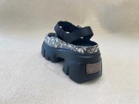 China Embroidered Women'S Platform Elevating Shoes for sale