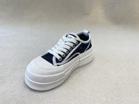 China Women black and white sneakers with breathable mesh and mid top for sale