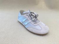 China Flat Womens Satin Sneakers OEM Lace Up Running Shoes And Color Bars for sale