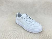 China Women pure white and flat heel sport shoes with breathable mesh and lace up for sale